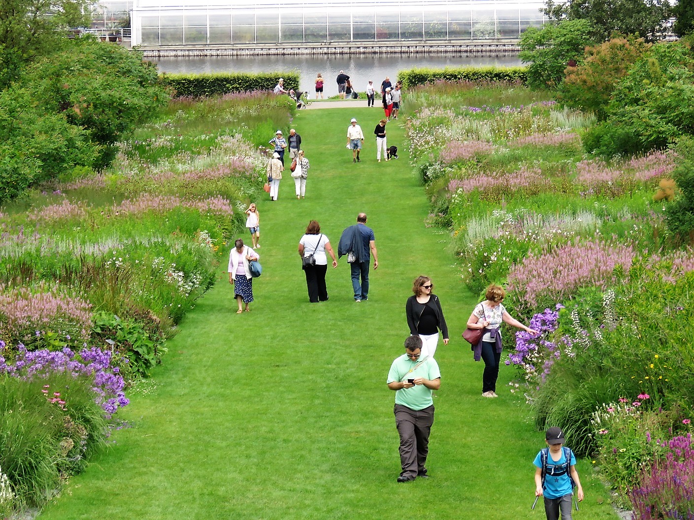 Piet Oudolf borders at Wisley | Tikorangi The Jury Garden