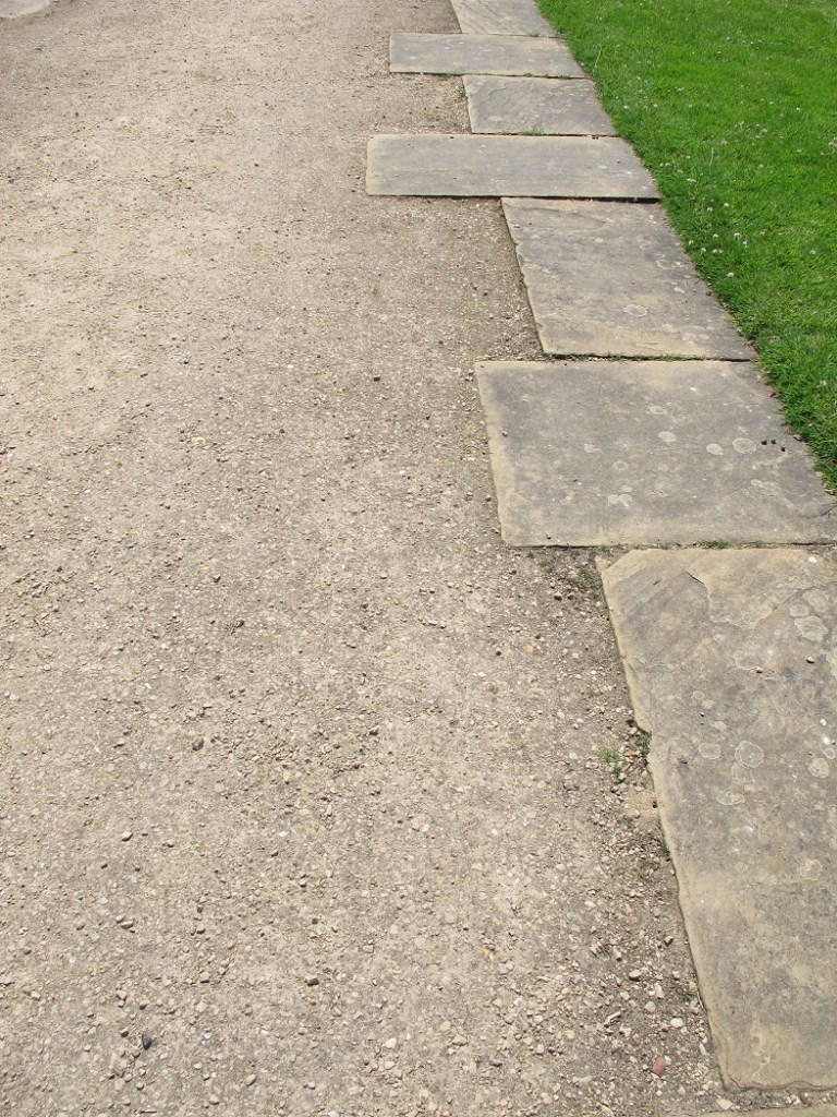 About gardening at the edges – edging options | Tikorangi The Jury Garden